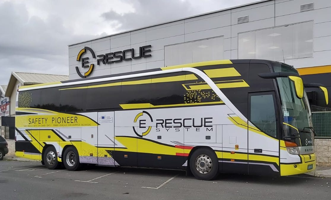 Vestimos el primer autobús salvavidas del mundo el E-Rescue ...